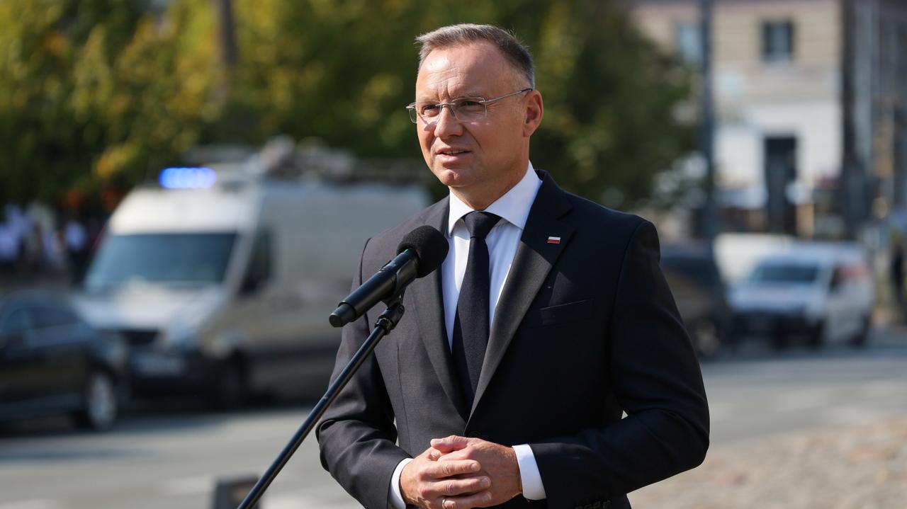 Prezydent Andrzej Duda jedzie na spotkanie przywódców w Ramstein. Premier Donald Tusk: poleciłem ...