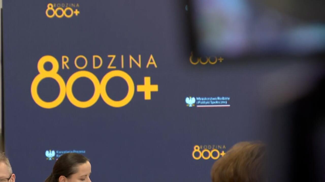 500 plus nie przekłada się na liczbę urodzeń. "Dzieci się nie kupuje żadnym 500, 800 ani niczym"