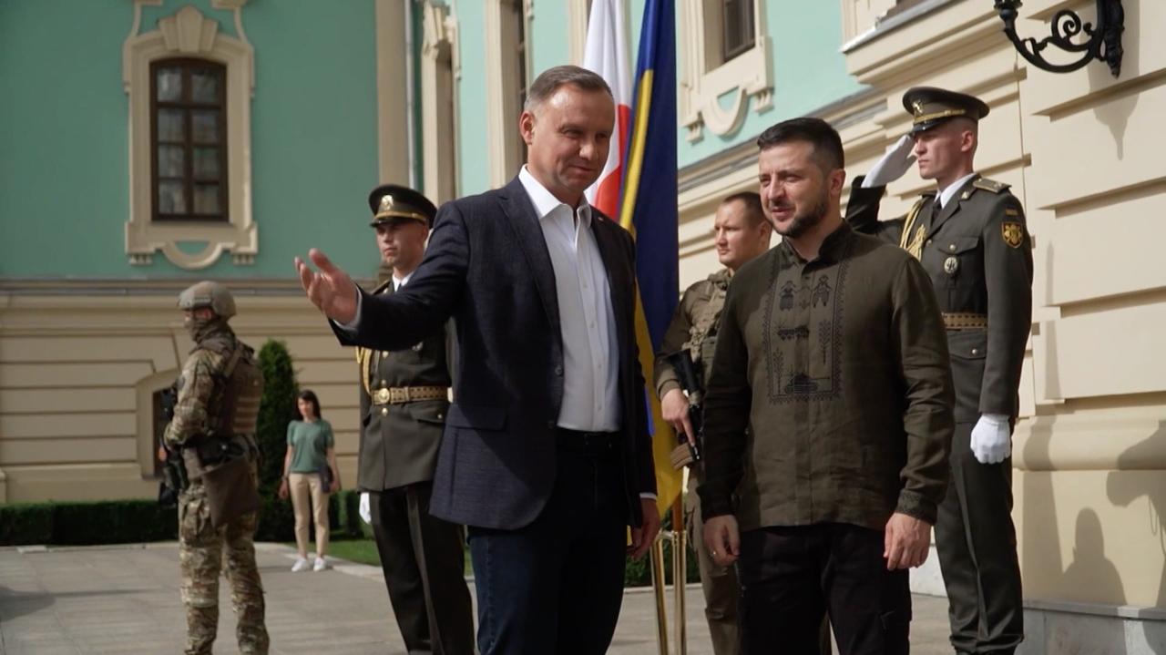 Andrzej Duda przyjechał do Kijowa. Spotkał się z Wołodymyrem Zełenskim Andrzej Duda przyjechał do Kijowa. Spotkał się z Wołodymyrem Zełenskim